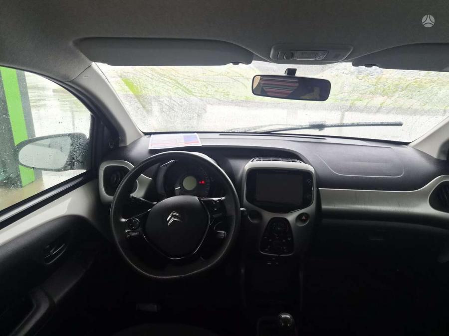 White Citroen C1 2016 in Utena, with an engine capacity of 1.20 L and mileage of 159 thousand km for 3650 €, photo 9 on AUTOMOTO.COM.LV