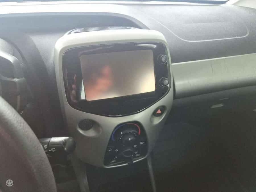 White Citroen C1 2016 in Utena, with an engine capacity of 1.20 L and mileage of 159 thousand km for 3650 €, photo 13 on AUTOMOTO.COM.LV