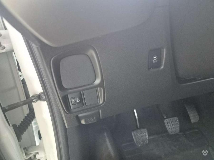 White Citroen C1 2016 in Utena, with an engine capacity of 1.20 L and mileage of 159 thousand km for 3650 €, photo 15 on AUTOMOTO.COM.LV