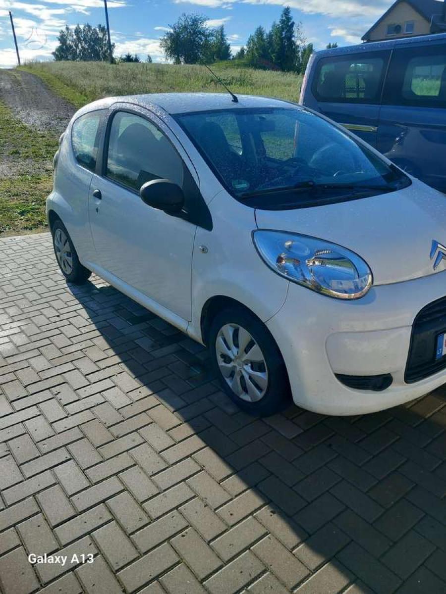 White Citroen C1 2010 in Trakai, with an engine capacity of 1.00 L and mileage of 164 thousand km for 1900 €, photo 3 on AUTOMOTO.COM.LV