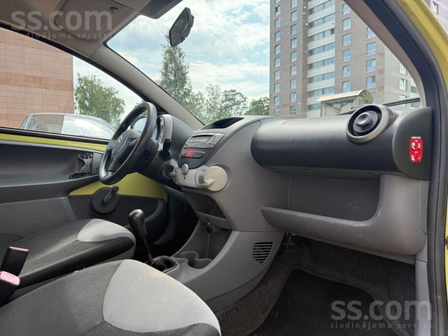 Yellow Citroen C1 2007 in Riga, with an engine capacity of 1.00 L and mileage of 0 thousand km for 1800 €, photo 6 on AUTOMOTO.COM.LV