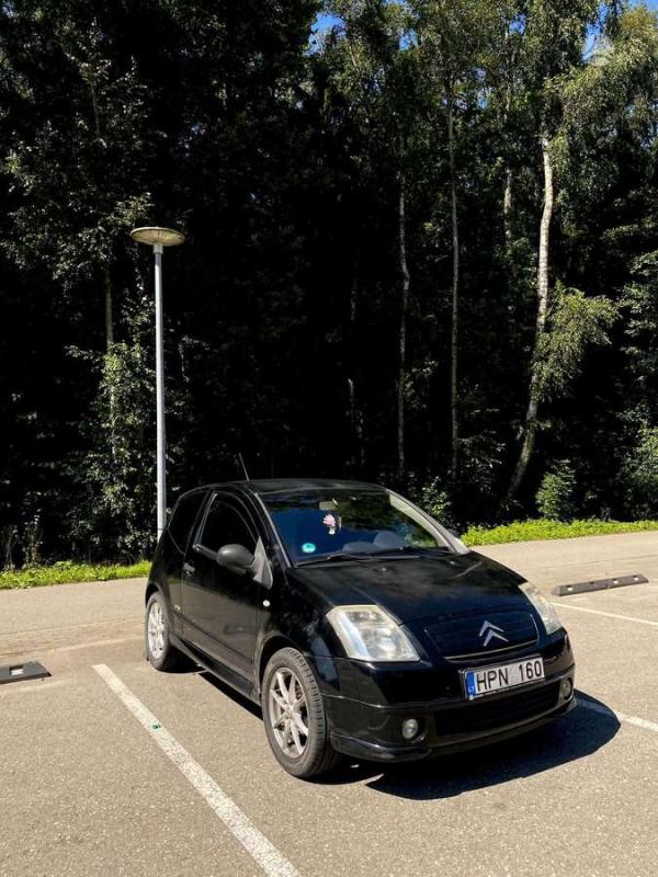 Melns Citroen C2 2003 Klaipėda, ar dzinēja tilpumu 1.36 L un nobraukumu 118 tūkst. km par 1300 €, foto 4 vietnē AUTOMOTO.COM.LV