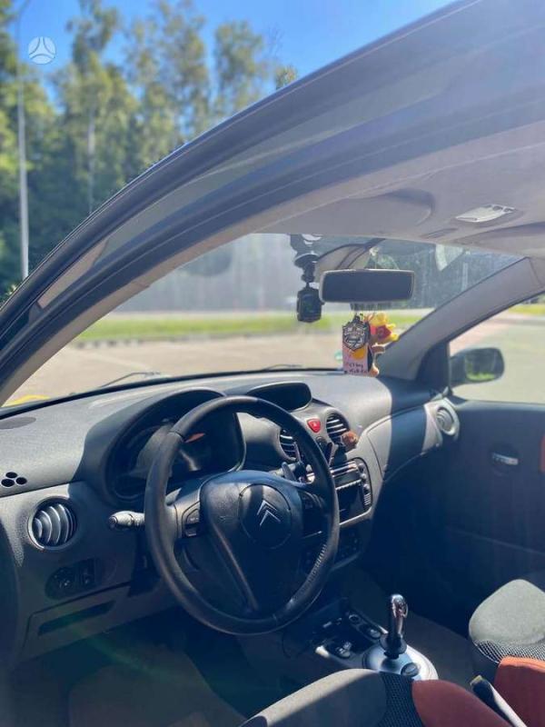 Melns Citroen C2 2003 Klaipėda, ar dzinēja tilpumu 1.36 L un nobraukumu 118 tūkst. km par 1300 €, foto 10 vietnē AUTOMOTO.COM.LV