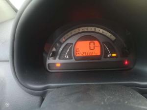 Black Citroen C2 2004 in Vilnius, with an engine capacity of 1.40 L and mileage of 299 thousand km for 480 €, photo 5 on AUTOMOTO.COM.LV
