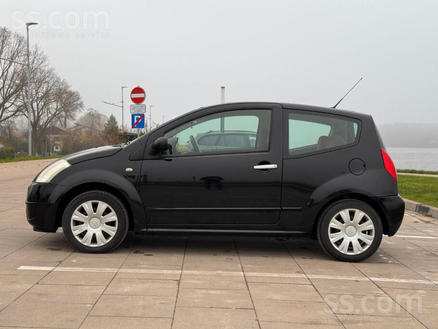 Melns Citroen C2 2005 Ogre, ar dzinēja tilpumu 1.40 L un nobraukumu 196 tūkst. km par 1700 €, foto 2 vietnē AUTOMOTO.COM.LV