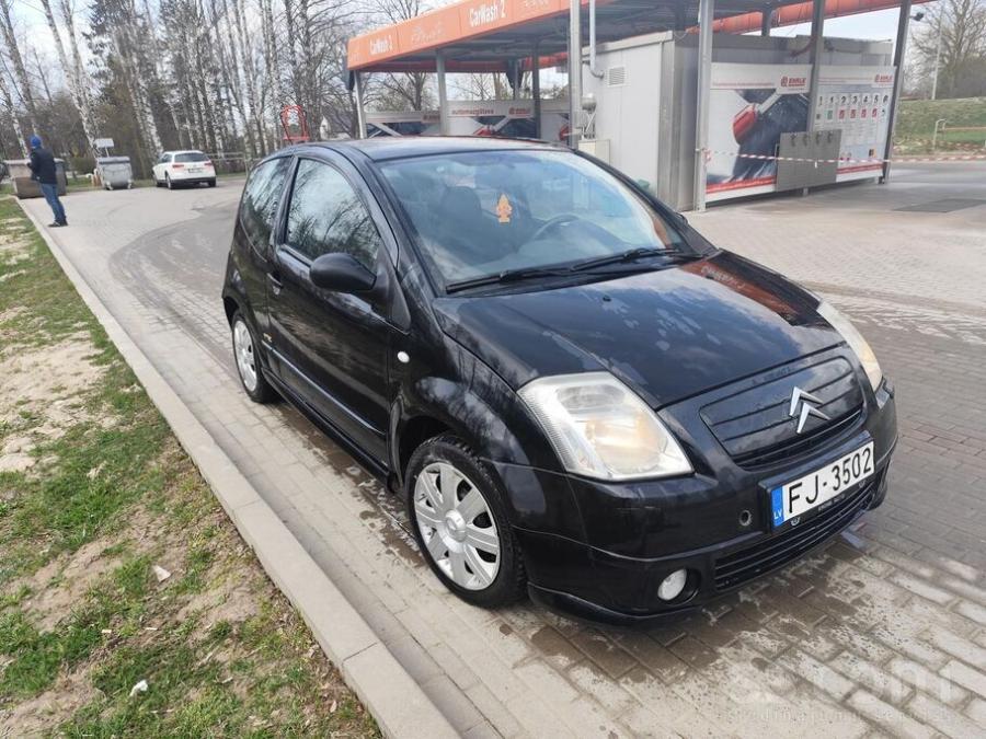 Black Citroen C2 2005 in Riga, with an engine capacity of 1.40 L and mileage of 204 thousand km for 600 €, photo 2 on AUTOMOTO.COM.LV