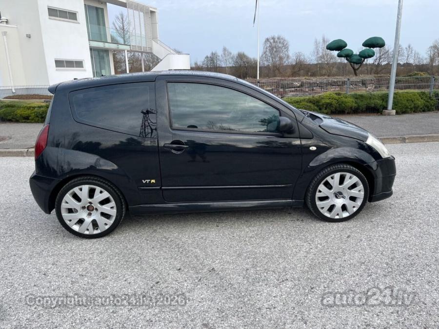 Black Citroen C2 2005 in Tartu, with an engine capacity of 1.60 L and mileage of 205 thousand km for 1990 €, photo 5 on AUTOMOTO.COM.LV