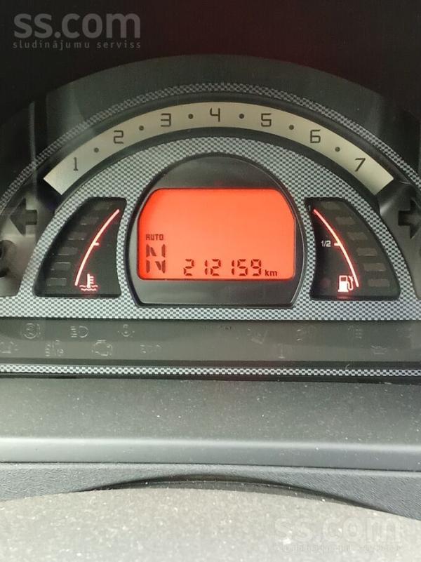 Melns Citroen C2 2005 Krāslava, ar dzinēja tilpumu 1.40 L un nobraukumu 212 tūkst. km par 500 €, foto 5 vietnē AUTOMOTO.COM.LV