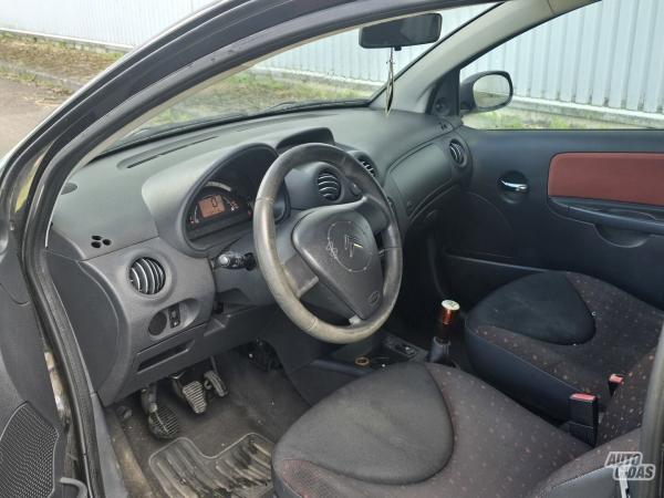 Black Citroen C2 2005 in Siauliai, with an engine capacity of 1.10 L and mileage of 154 thousand km for 500 €, photo 7 on AUTOMOTO.COM.LV