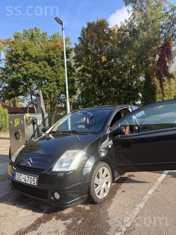 Melns Citroen C2 2005 Rīga, ar dzinēja tilpumu 1.60 L un nobraukumu 188 tūkst. km par 1800 €, foto 3 vietnē AUTOMOTO.COM.LV