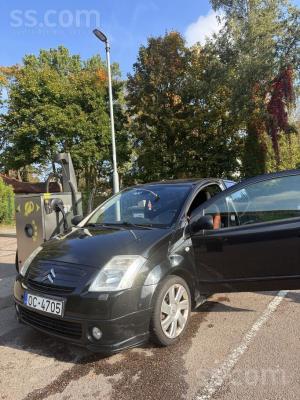 Melns Citroen C2 2005 Rīga, ar dzinēja tilpumu 1.60 L un nobraukumu 188 tūkst. km par 1800 €, foto 3 vietnē AUTOMOTO.COM.LV