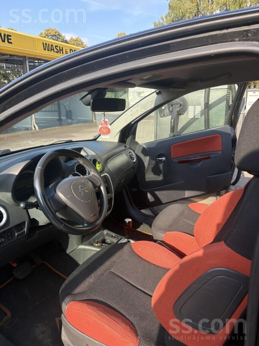 Melns Citroen C2 2005 Rīga, ar dzinēja tilpumu 1.60 L un nobraukumu 188 tūkst. km par 1800 €, foto 4 vietnē AUTOMOTO.COM.LV