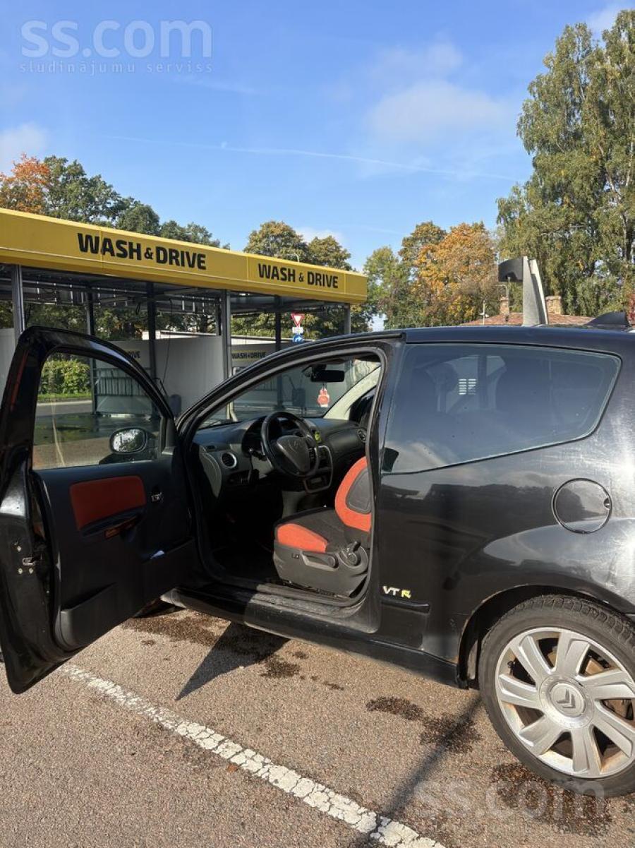 Melns Citroen C2 2005 Rīga, ar dzinēja tilpumu 1.60 L un nobraukumu 188 tūkst. km par 1800 €, foto 5 vietnē AUTOMOTO.COM.LV