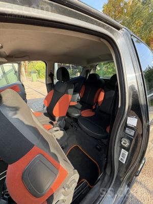 Melns Citroen C2 2005 Rīga, ar dzinēja tilpumu 1.60 L un nobraukumu 188 tūkst. km par 1800 €, foto 9 vietnē AUTOMOTO.COM.LV