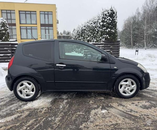 Black Citroen C2 2006 in Vilnius, with an engine capacity of 1.36 L and mileage of 163 thousand km for 1650 €, photo 5 on AUTOMOTO.COM.LV