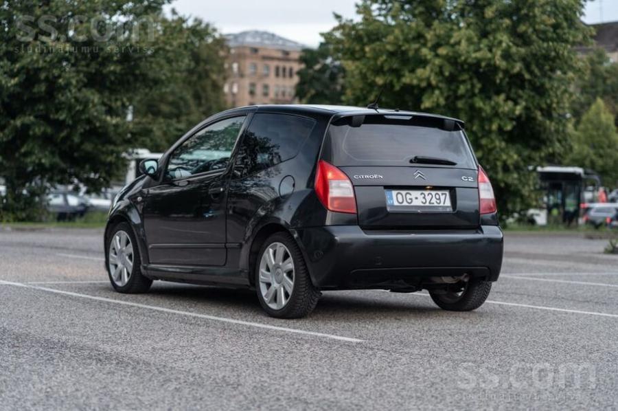 Melns Citroen C2 2006 Rīga, ar dzinēja tilpumu 1.60 L un nobraukumu 107 tūkst. km par 1400 €, foto 6 vietnē AUTOMOTO.COM.LV
