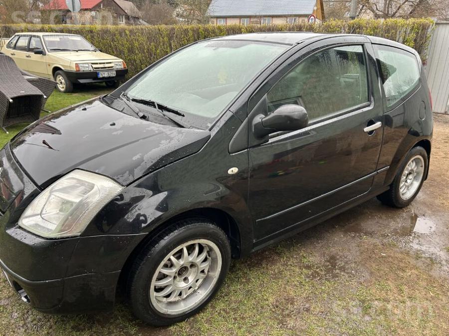 Black Citroen C2 2006 in Kraslava, with an engine capacity of 1.40 L and mileage of 271 thousand km for 1400 €, photo 1 on AUTOMOTO.COM.LV