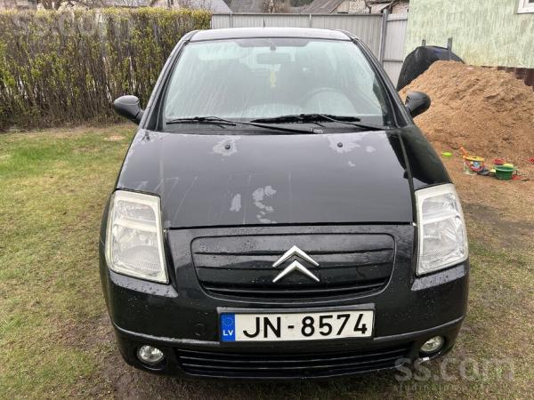 Black Citroen C2 2006 in Kraslava, with an engine capacity of 1.40 L and mileage of 271 thousand km for 1400 €, photo 3 on AUTOMOTO.COM.LV