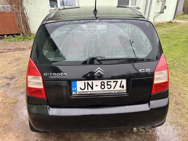 Black Citroen C2 2006 in Kraslava, with an engine capacity of 1.40 L and mileage of 271 thousand km for 1400 €, photo 4 on AUTOMOTO.COM.LV
