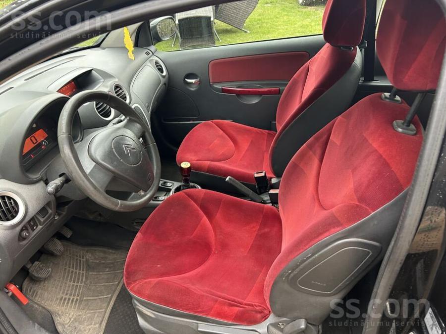 Black Citroen C2 2006 in Kraslava, with an engine capacity of 1.40 L and mileage of 271 thousand km for 1400 €, photo 6 on AUTOMOTO.COM.LV