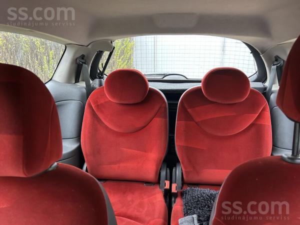 Black Citroen C2 2006 in Kraslava, with an engine capacity of 1.40 L and mileage of 271 thousand km for 1400 €, photo 8 on AUTOMOTO.COM.LV