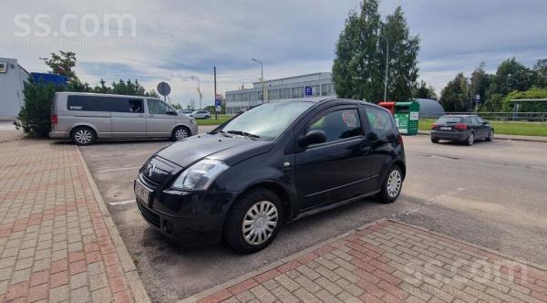 Black Citroen C2 2006 in Riga, with an engine capacity of 1.40 L and mileage of 263 thousand km for 500 €, photo 1 on AUTOMOTO.COM.LV