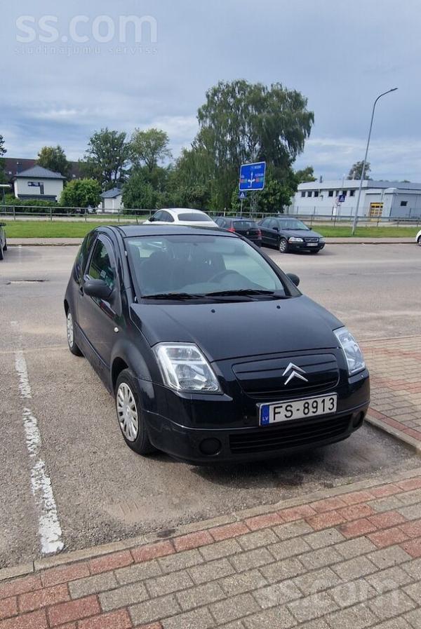 Black Citroen C2 2006 in Riga, with an engine capacity of 1.40 L and mileage of 263 thousand km for 500 €, photo 3 on AUTOMOTO.COM.LV