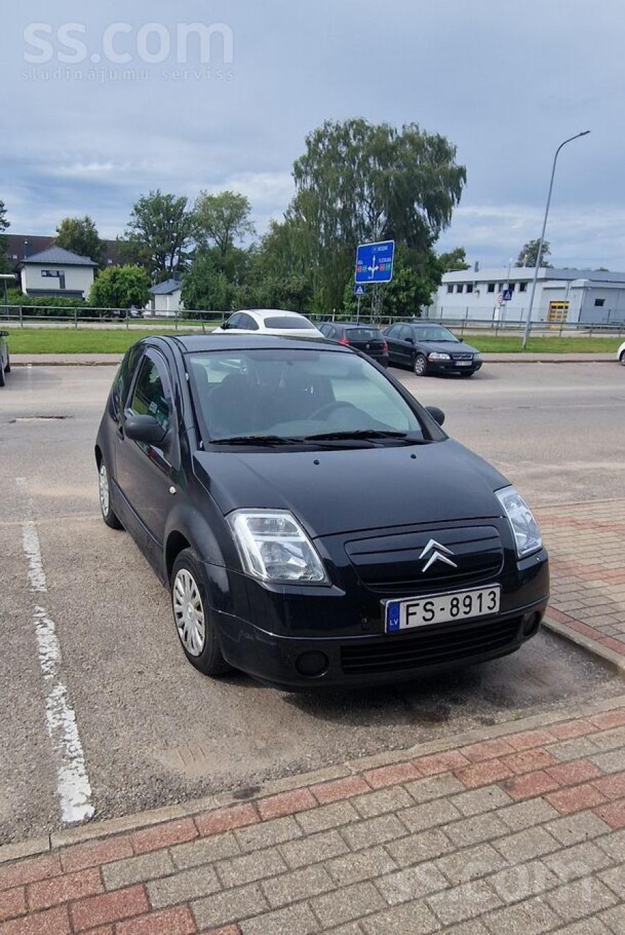 Black Citroen C2 2006 in Riga, with an engine capacity of 1.40 L and mileage of 263 thousand km for 500 €, photo 3 on AUTOMOTO.COM.LV