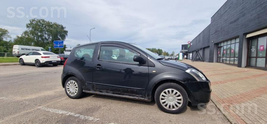 Black Citroen C2 2006 in Riga, with an engine capacity of 1.40 L and mileage of 263 thousand km for 500 €, photo 5 on AUTOMOTO.COM.LV