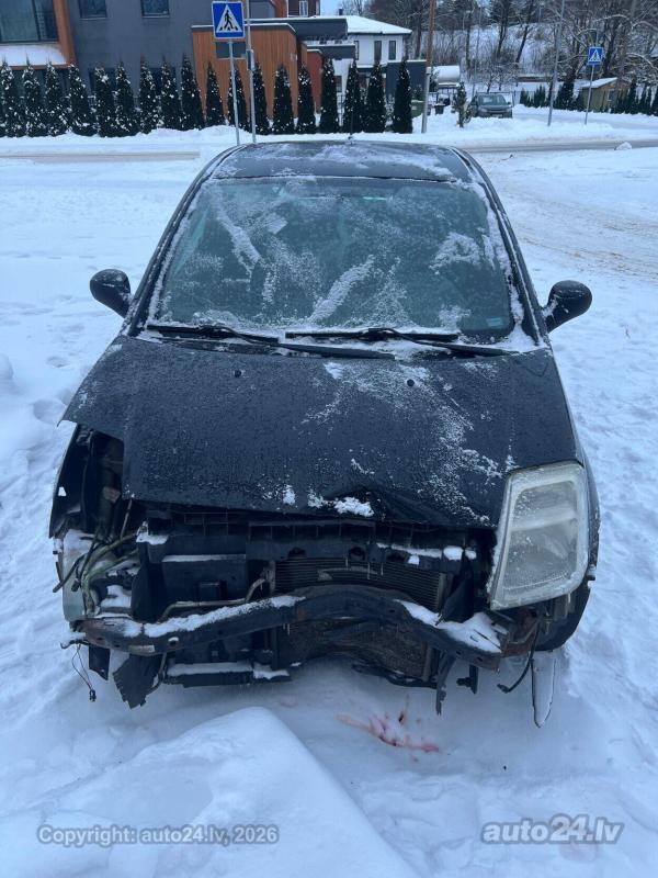 Black Citroen C2 2007 in Tallinn, with an engine capacity of 1.40 L and mileage of 160 thousand km for 500 €, photo 6 on AUTOMOTO.COM.LV