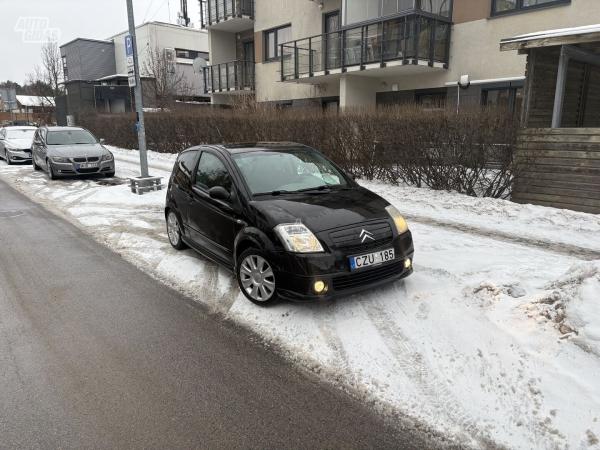 Black Citroen C2 2007 in Vilnius, with an engine capacity of 1.60 L and mileage of 220 thousand km for 899 €, photo 1 on AUTOMOTO.COM.LV