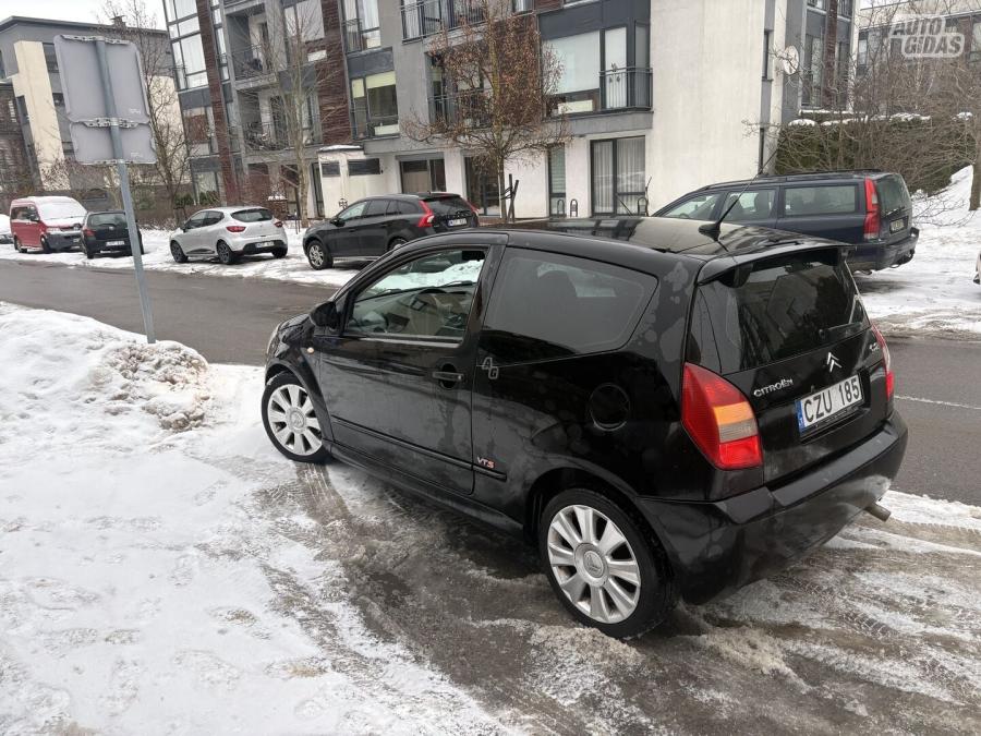 Black Citroen C2 2007 in Vilnius, with an engine capacity of 1.60 L and mileage of 220 thousand km for 899 €, photo 5 on AUTOMOTO.COM.LV