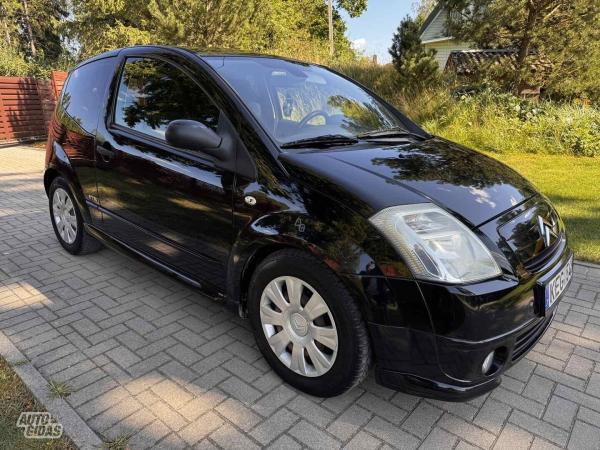 Black Citroen C2 2007 in Kaunas, with an engine capacity of 1.40 L and mileage of 209 thousand km for 1450 €, photo 2 on AUTOMOTO.COM.LV