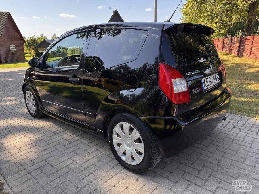 Black Citroen C2 2007 in Kaunas, with an engine capacity of 1.40 L and mileage of 209 thousand km for 1450 €, photo 5 on AUTOMOTO.COM.LV