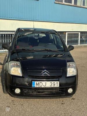 Black Citroen C2 2008 in Zarasai, with an engine capacity of 1.40 L and mileage of 323 thousand km for 700 €, photo 3 on AUTOMOTO.COM.LV