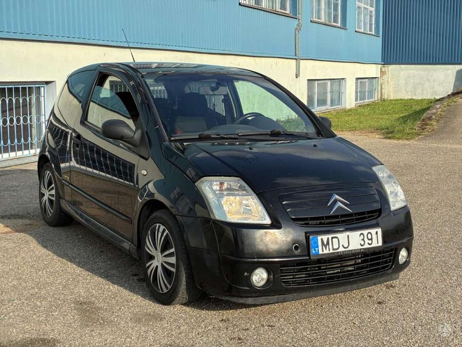 Black Citroen C2 2008 in Zarasai, with an engine capacity of 1.40 L and mileage of 323 thousand km for 700 €, photo 4 on AUTOMOTO.COM.LV