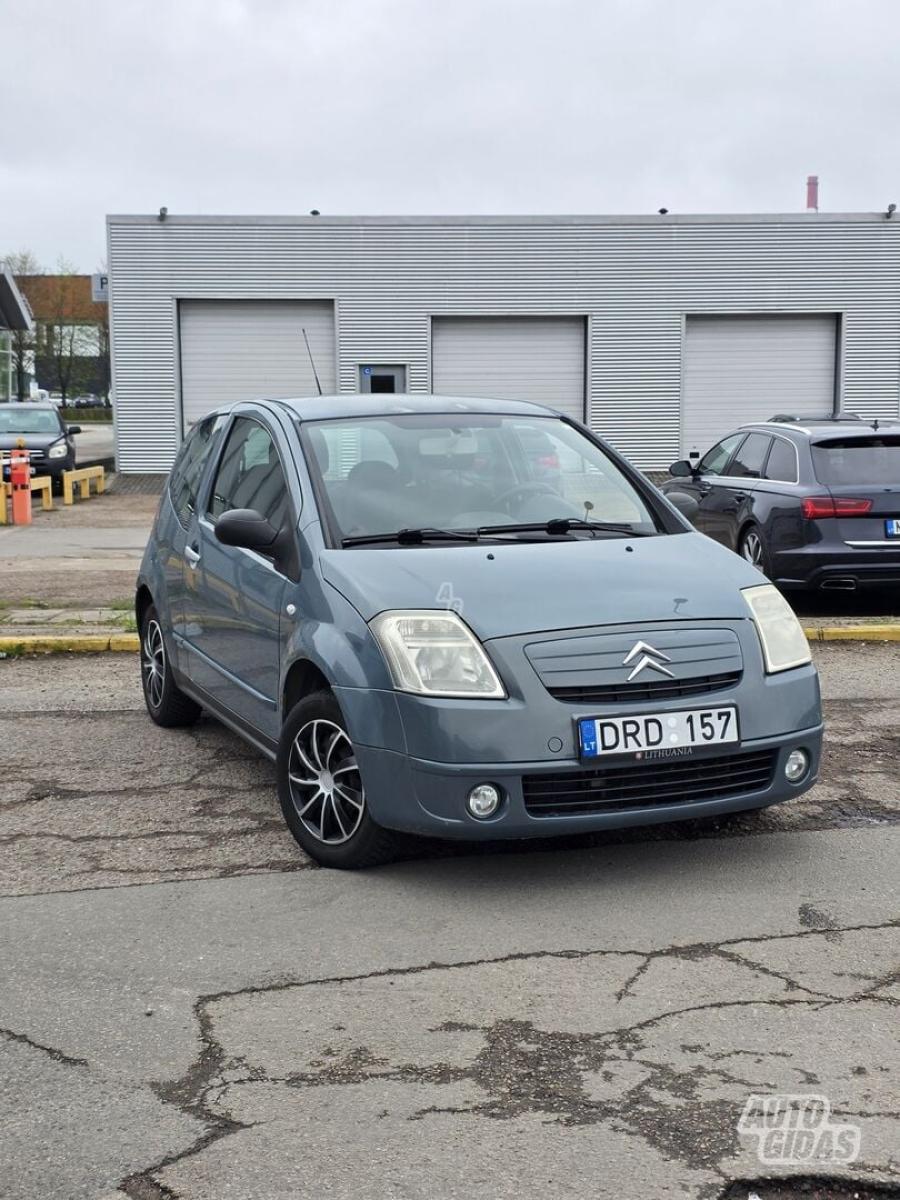 Blue Citroen C2 2005 in Klaipeda, with an engine capacity of 1.10 L and mileage of 213 thousand km for 1100 €, photo 1 on AUTOMOTO.COM.LV