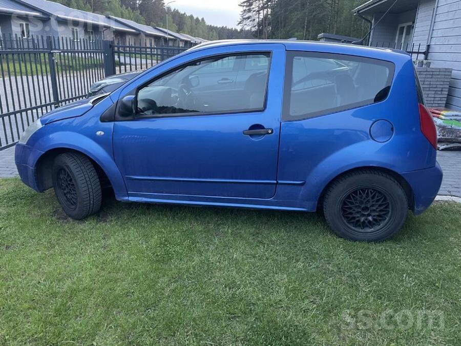 Zils Citroen C2 2006 Rīga, ar dzinēja tilpumu 1.40 L un nobraukumu 260 tūkst. km par 500 €, foto 1 vietnē AUTOMOTO.COM.LV