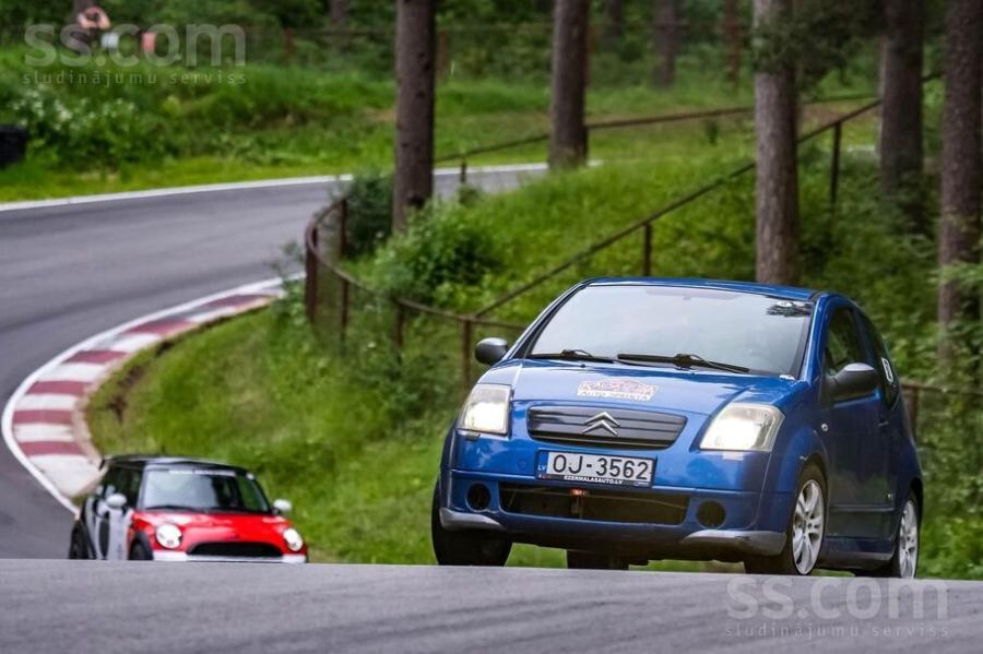 Blue Citroen C2 2008 in Liepaja, with an engine capacity of 1.60 L and mileage of 166 thousand km for 2200 €, photo 4 on AUTOMOTO.COM.LV