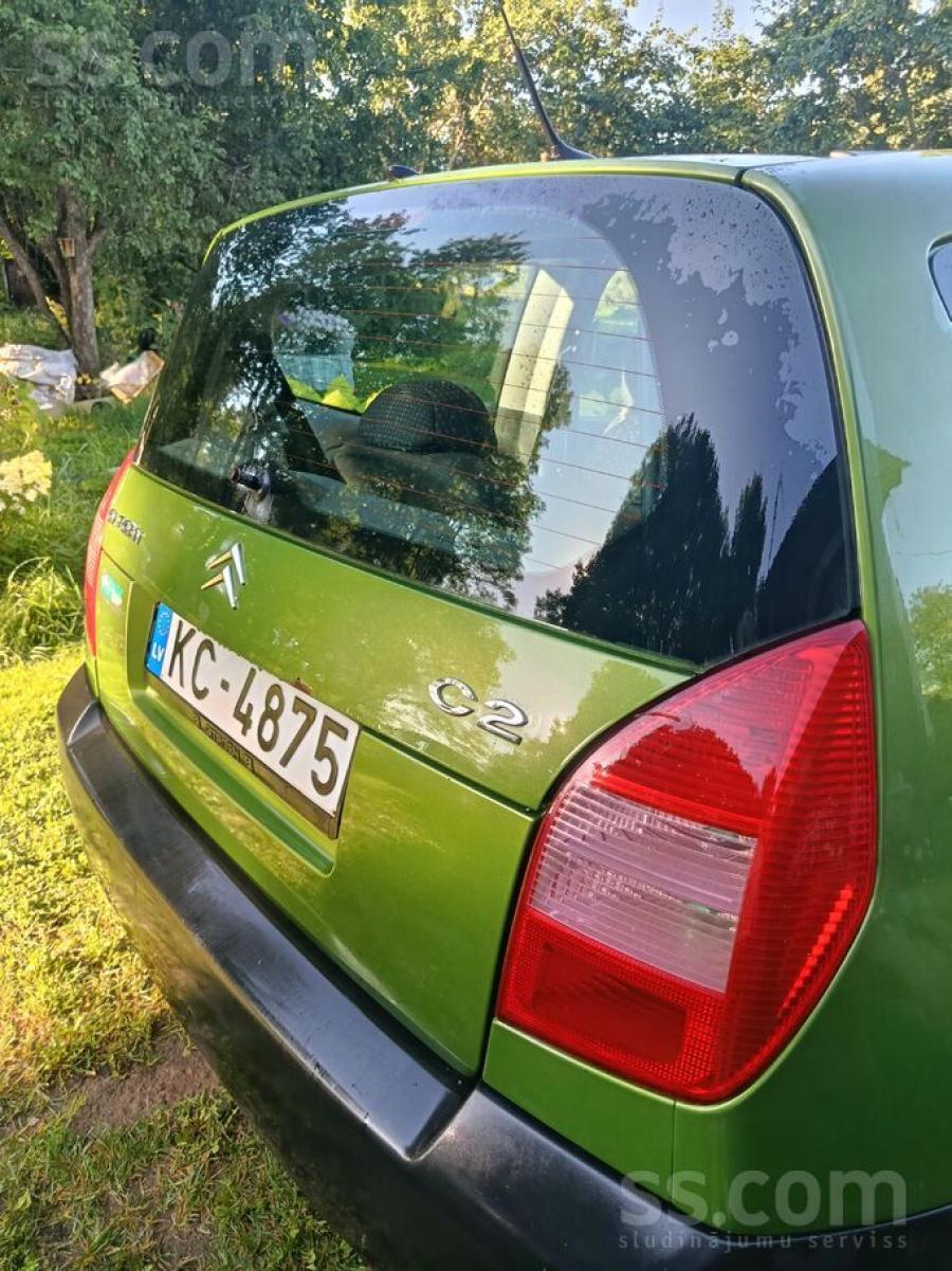 Green Citroen C2 2005 in Preili, with an engine capacity of 1.10 L and mileage of 185 thousand km for 900 €, photo 5 on AUTOMOTO.COM.LV