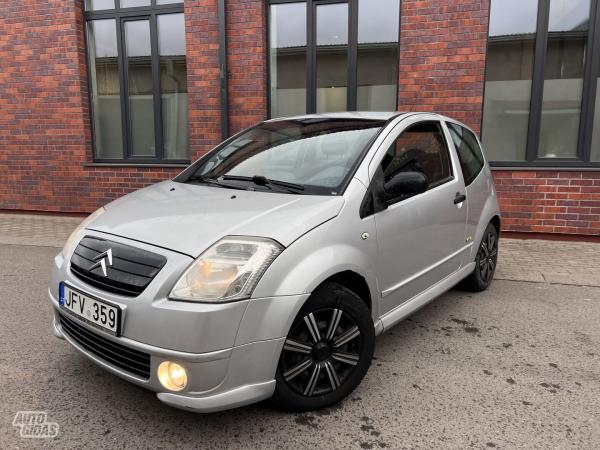 Pelēks Citroen C2 2004 Alīta, ar dzinēja tilpumu 1.40 L un nobraukumu 271 tūkst. km par 650 €, foto 1 vietnē AUTOMOTO.COM.LV