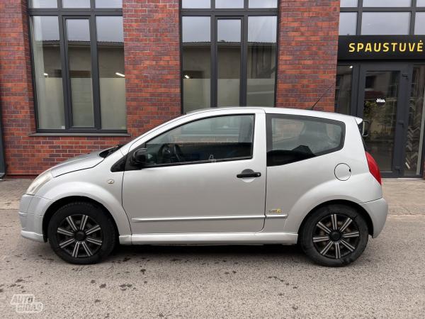 Pelēks Citroen C2 2004 Alīta, ar dzinēja tilpumu 1.40 L un nobraukumu 271 tūkst. km par 650 €, foto 7 vietnē AUTOMOTO.COM.LV
