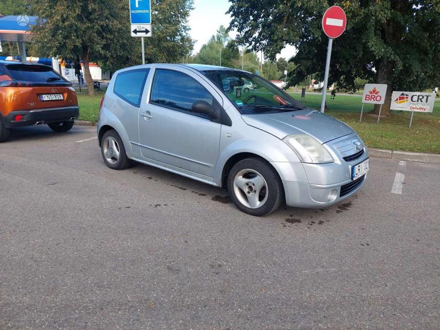 Grey Citroen C2 2006 in Vilnius, with an engine capacity of 1.40 L and mileage of 270 thousand km for 999 €, photo 10 on AUTOMOTO.COM.LV
