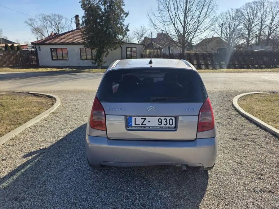 Citroen C2 2003 in Ventspils, with an engine capacity of 1.10 L and mileage of 202 thousand km for 1300 €, photo 9 on AUTOMOTO.COM.LV