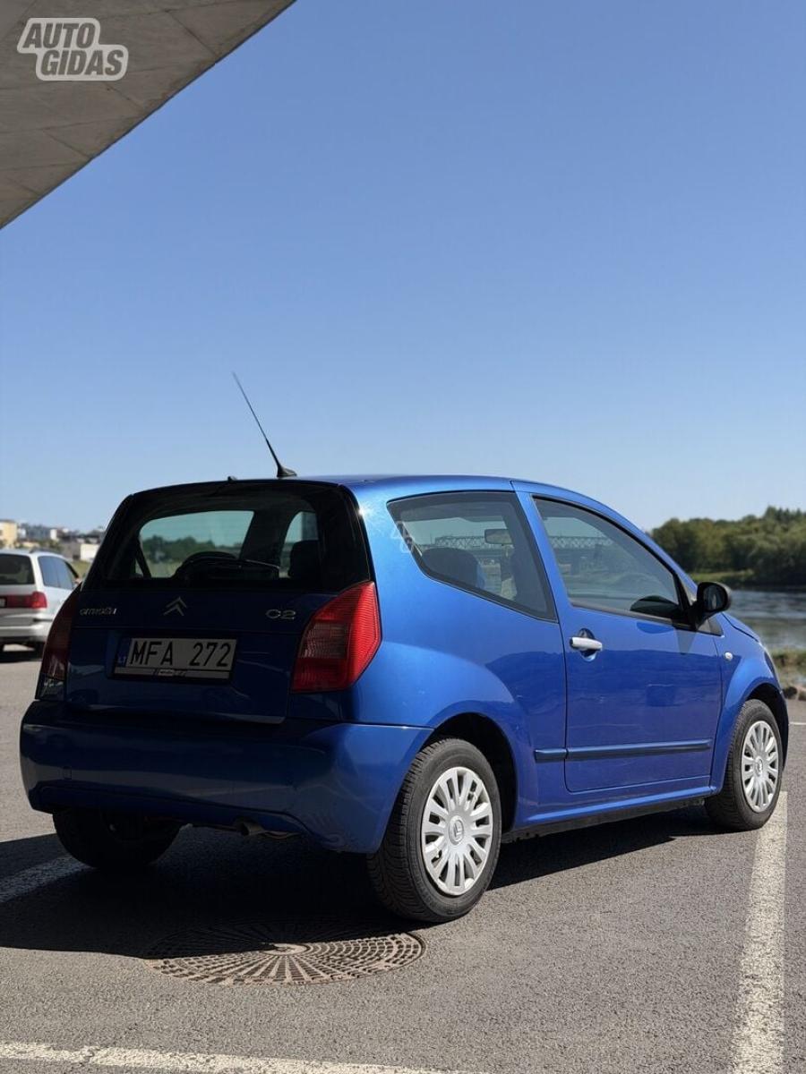 Citroen C2 2004 Kauņa, ar dzinēja tilpumu 1.40 L un nobraukumu 210 tūkst. km par 1200 €, foto 4 vietnē AUTOMOTO.COM.LV