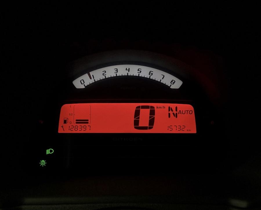Citroen C2 2005 in Tallinn, with an engine capacity of 1.40 L and mileage of 128 thousand km for 1799 €, photo 31 on AUTOMOTO.COM.LV
