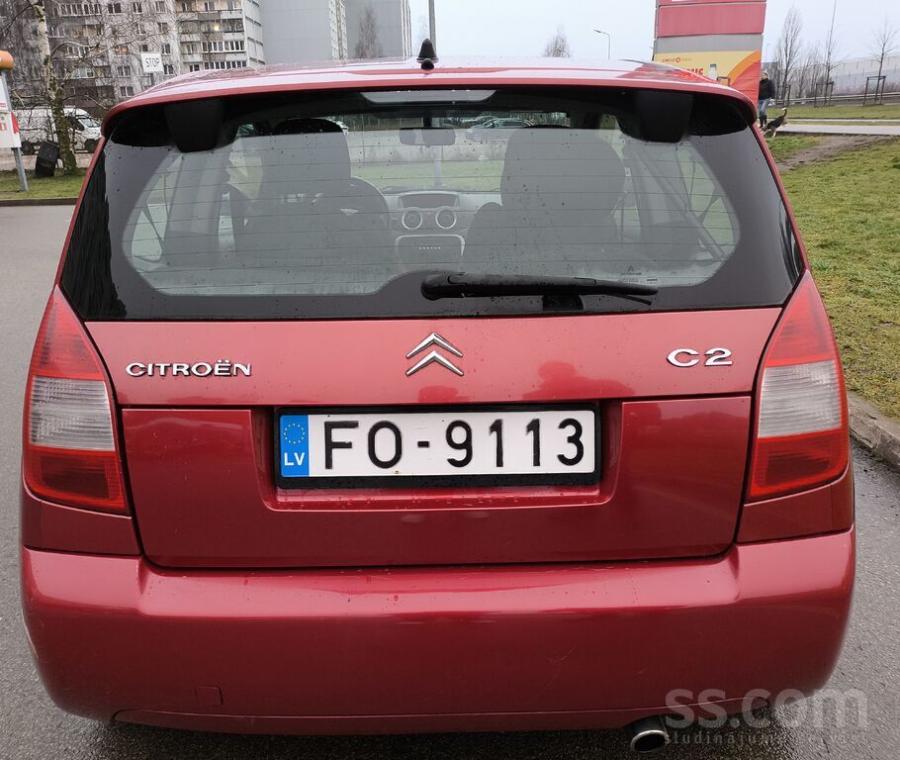 Red Citroen C2 2005 in Riga, with an engine capacity of 1.60 L and mileage of 123 thousand km for 1000 €, photo 5 on AUTOMOTO.COM.LV