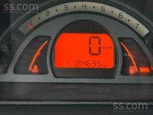 Red Citroen C2 2005 in Riga, with an engine capacity of 1.40 L and mileage of 0 thousand km for 1900 €, photo 7 on AUTOMOTO.COM.LV