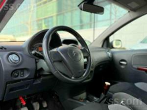 Red Citroen C2 2005 in Riga, with an engine capacity of 1.40 L and mileage of 0 thousand km for 1900 €, photo 9 on AUTOMOTO.COM.LV