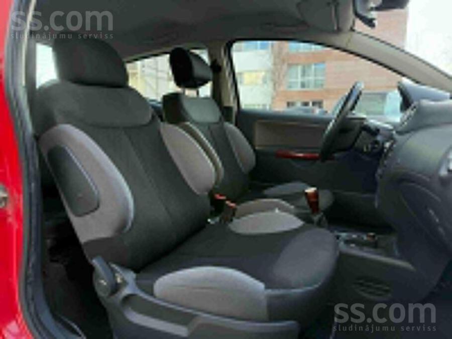 Red Citroen C2 2005 in Riga, with an engine capacity of 1.40 L and mileage of 0 thousand km for 1900 €, photo 12 on AUTOMOTO.COM.LV